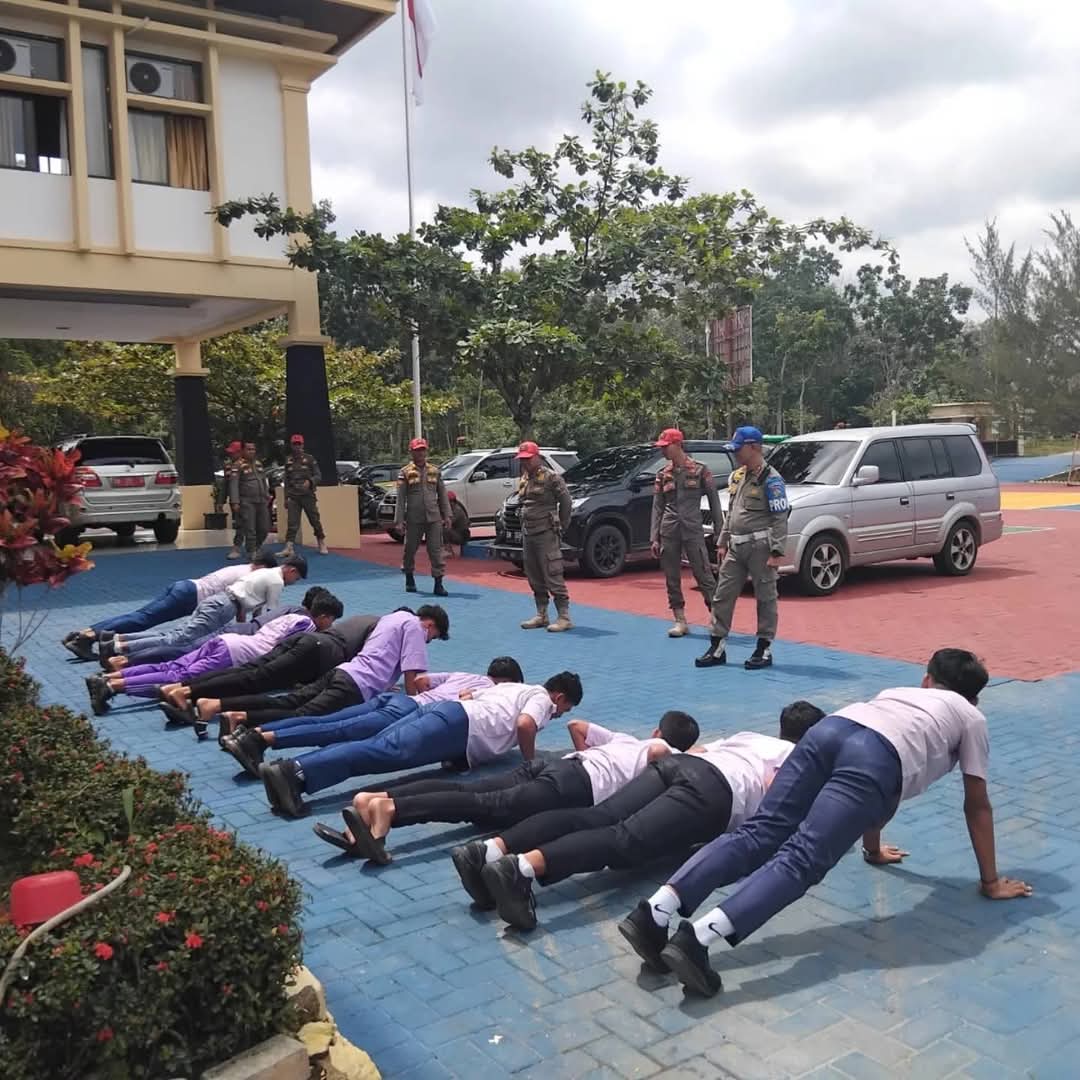 Nongkrong di Warung saat Jam Sekolah, Satpol PP Kampar Beri Pembinaan ke Puluhan Pelajar